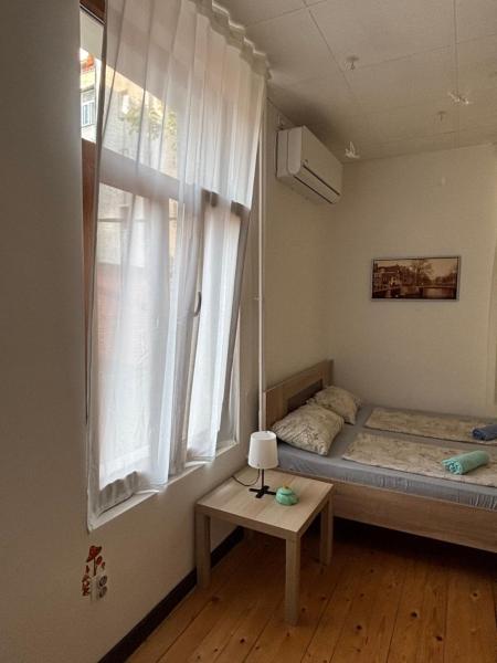 Via Slavija Hostel - Serbia