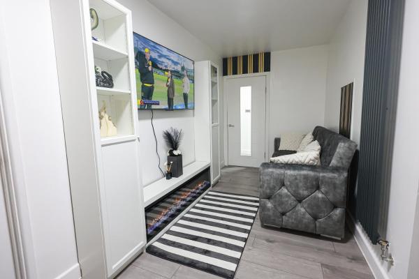 Aklass Luxury Stay - 4 Bedroom House, Wolverhampton - Wolverhampton