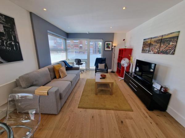 Bright & Spacious Double Bedroom With Ensuite And Concierge! Paid Parking Available - Primrose Hill - London