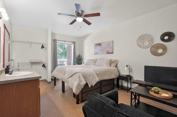Modern King Suite - Steps From Uat And Near Asu - Tempe, AZ