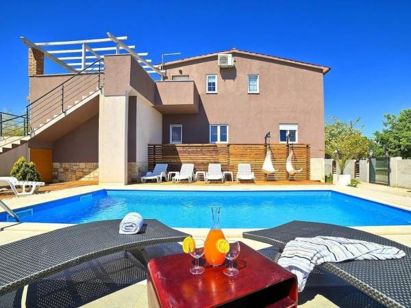 Cozy And Beautiful House In Pula - Pula
