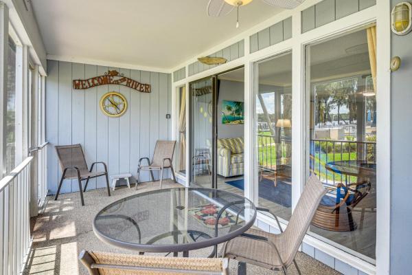 Boat Dock, Slips & Pool! St Johns River Condo - Welaka State Forest, Crescent City