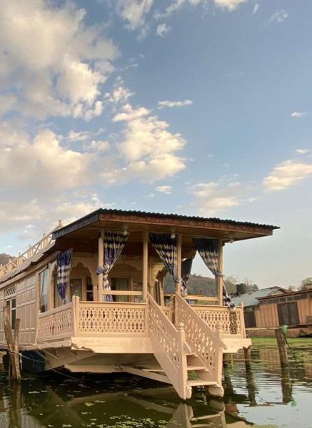 Homestay Jasmine Boathouse - Srinagar