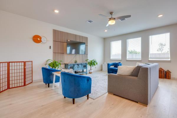 Fenced Yard! Family Getaway, Near Texas Ski Ranch - San Marcos, TX