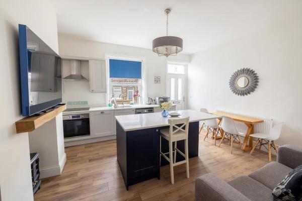 Dale Cottage - Sleeps 6, Cosy Terrace House - Ilkley