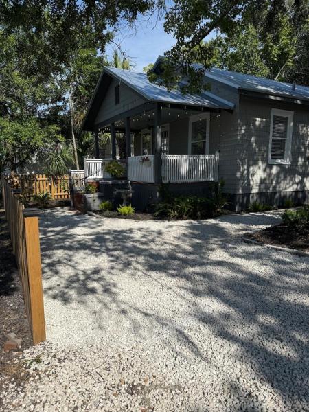 2br 2ba Beautiful Cottage -- Walk To Historic Downtown St Augustine - St. Augustine, FL