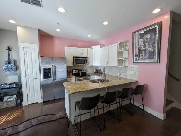 2-bedroom Condo Unit With Free Parking & 2 King Beds - Tennessee