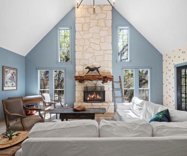 Starry Blue House - Private Creekfront Retreat - Wimberley, TX