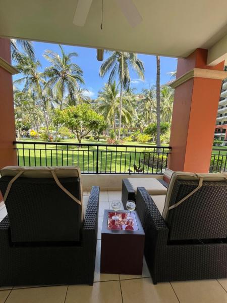 Playa Royale Beachfront Garden-floor-family Getaway - Nuevo Vallarta
