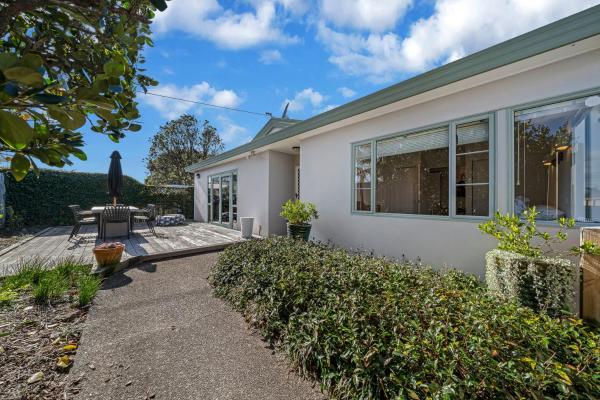 Sunny Jutland Road House - Auckland