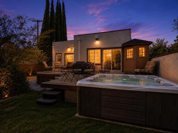 Beverly Hills Home + Guest House • Hot Tub - Marina del Rey, CA