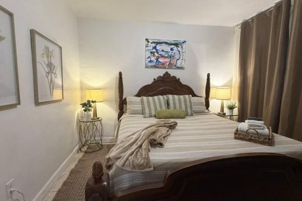 Suarez Art Stay Buena Vista Private Rooms, Free Parking - Miami Beach, FL
