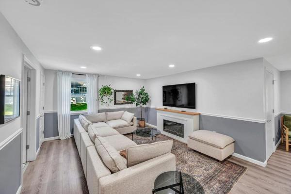 Family Home With Pool And Playground In Roslyn - Chestnut Hill, PA