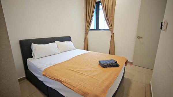 Suria Garden Double Room - Toilet Shared - Puchong