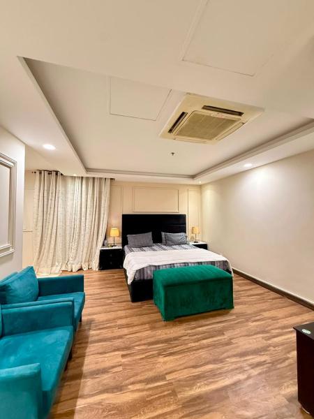 Maison Studio, Self Checkin, Dha, Goldcrest, Lahore - Lahore
