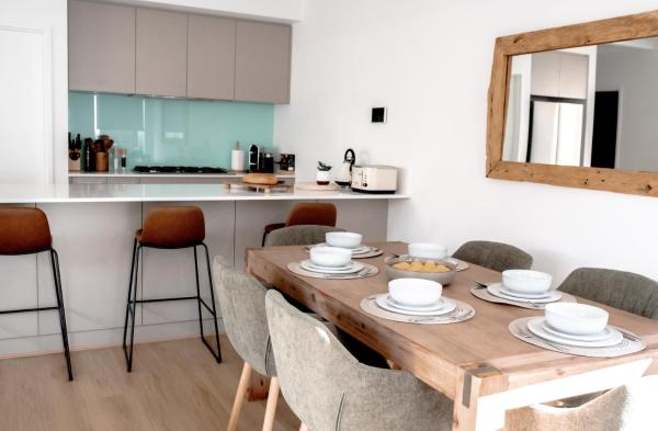 Luxe 4br - Sleeps 8 - East Vic Park - Free Parking - Walk To Train - オーストラリア ベルモント
