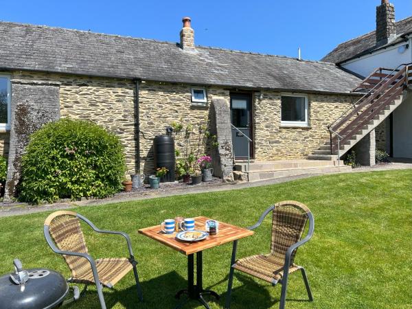 Eyrie Cottage, Barn Conversion, Pool & Hot Tub Access - Polperro