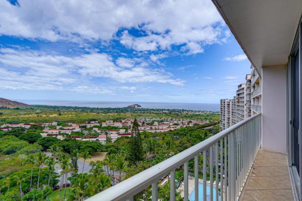 1 Mi To Makaha Beach: 10th-floor Condo W/ Views - Waianae, HI