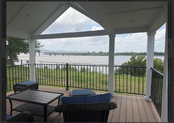 Belle Point Modern Tiny Home - Vicksburg, MS