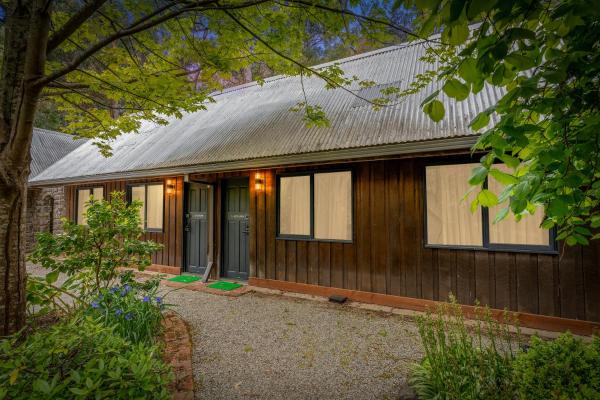 Little Acorn - Forest Garden, Emerald - Melbourne