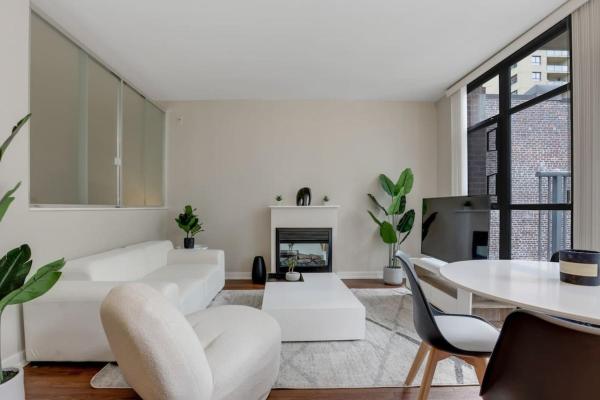 Downtown Van 1br Stay - Balcony And Workspace - Vancouver