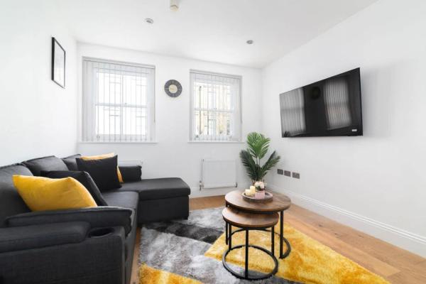 Stylish Shoreditch Apartment Near Brick Lane With Balcony Sleeps 4 - London Bridge Station