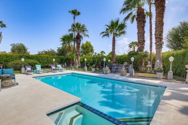Pet-friendly Palm Springs Escape! Oasis Vibe - Palm Springs, CA