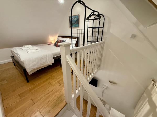 The Riverside Loft, En-suite Duplex, Canada Water - 馬里波恩