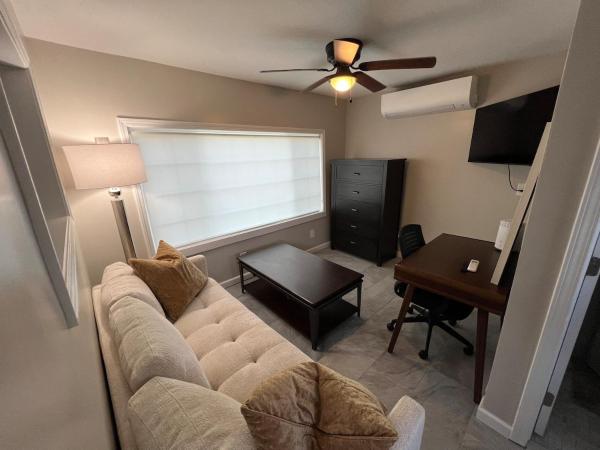 Tiny House Near Syracuse Airport - Syracuse, NY