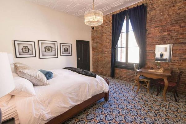 Speakeasy King Room Rm 4 - Nevada City