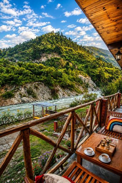 The Riverside Boutique Inn - Tirthan Valley - Jibhi
