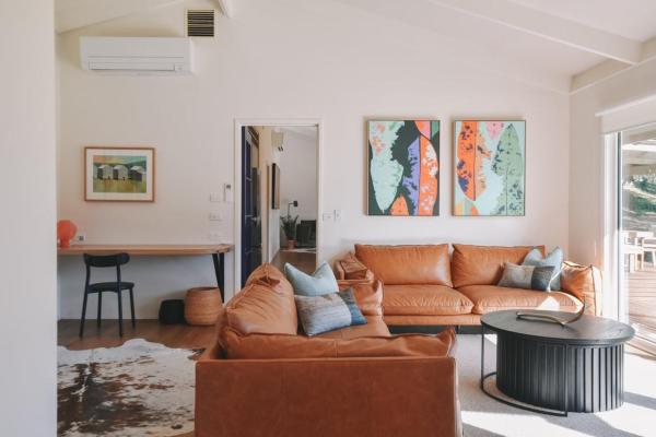 Alpine Gum Retreat - Bright