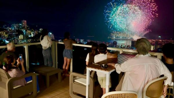 Balcon De Hanabi , バルコンデハナビ,花火大会,ドローンショー, 海眺望と夜景, テニスコートまで10分, ゴルフコースまで10分 - Atami