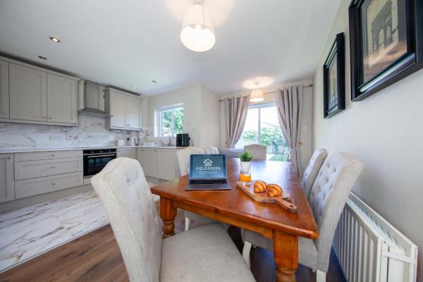 Modern 3-bed House Near Dublin Airport - Great For Families - Malahide