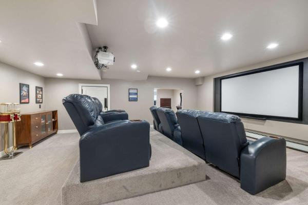 Evergreen Retreat Luxury Home With Theater - Evergreen, CO