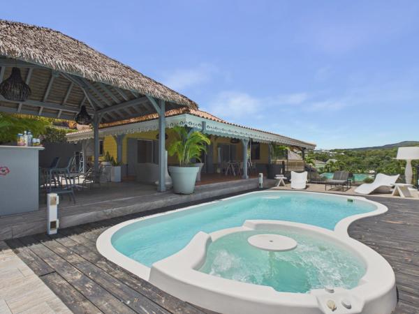 Maison Vue Mer Avec Piscine Privee 8 Personnes - Mqti70 - Fort-de-France