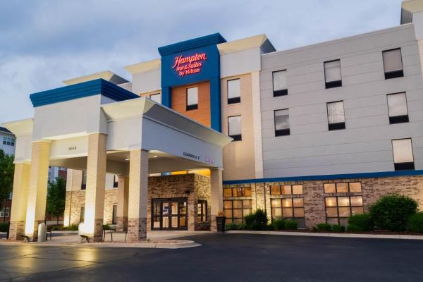 Hampton Inn & Suites Addison - Elmhurst, IL