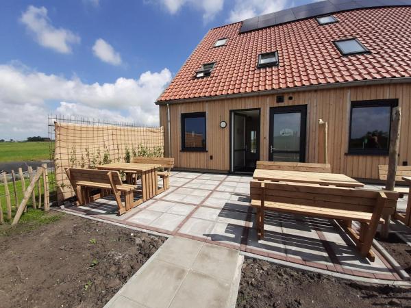Spacious Holiday Home In Leons With Garden - 네덜란드