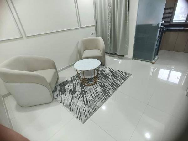 1 Bhk Full Furnished For Family And Bachelors - Thane