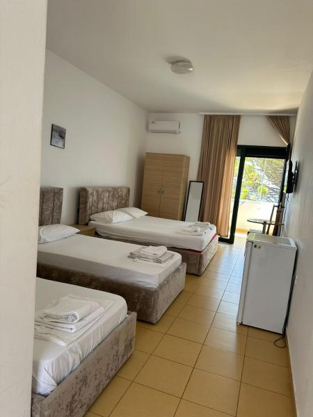 Petro's Inn Hotel Jf Dhermi - Dhërmi