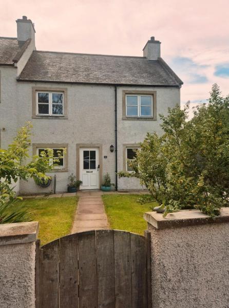 Cromarty Holiday Home 2 Bedroom Cottage With Garden Near The Beach And Woodland - Fort George