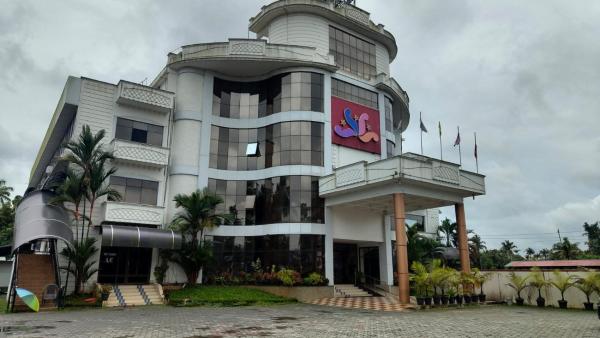 Hotel Varsha International - Chalakudy