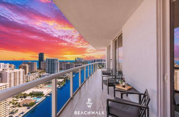 Beachwalk 3br Penthouse Poolside Vibes - Hollywood, FL