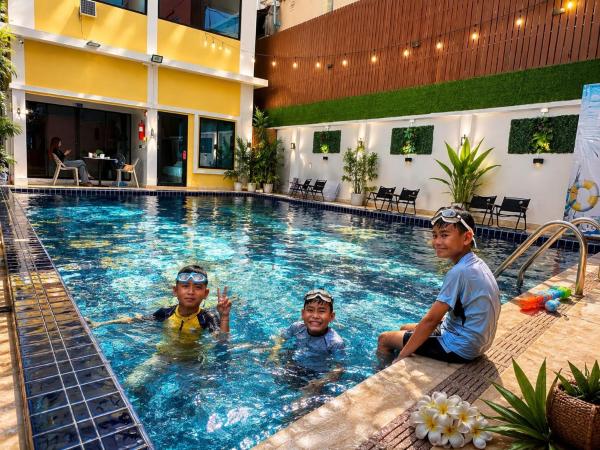 At Pool Villa - Pattaya