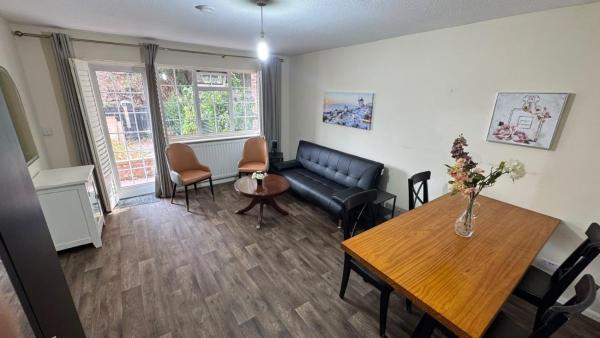 2-bed House In Nottingham City Centre, Sleeps 6, Free Parking - 諾丁漢