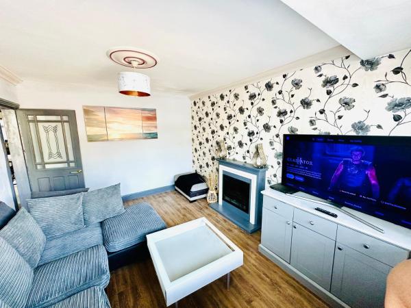 4br House Free Parking Sleeps 7 Wolverhampton - 울버햄프턴