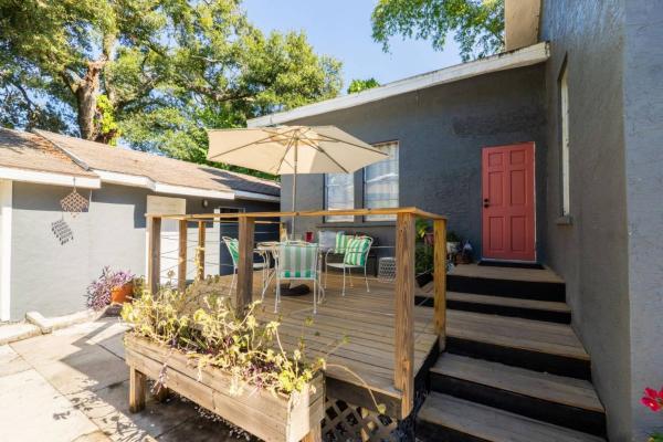 El Apartamento - Pinellas County, FL