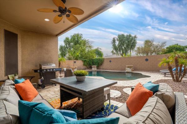 4-br Home With A Private Heated Pool - Wildlife World Zoo, Aquarium & Safari Park