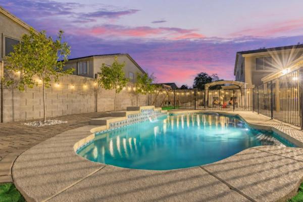 Cactus House 5br Family Fun Hub - Avondale, AZ