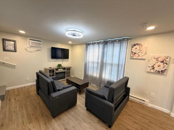 Modern Downtown Newton House Unit - Sparta Township, NJ